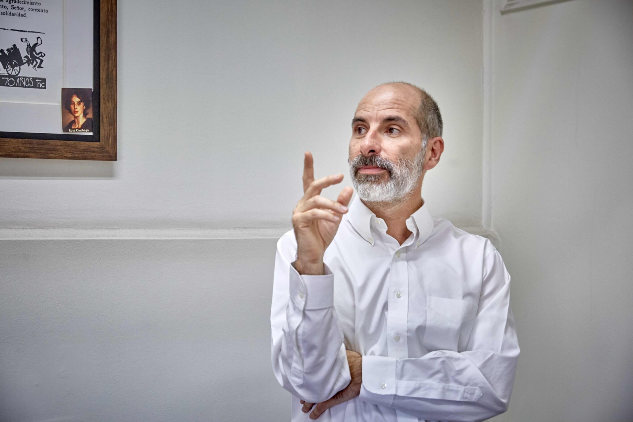 Juan Cristóbal Romero presenta Re-versos de Isabel Araya - Hogar de Cristo